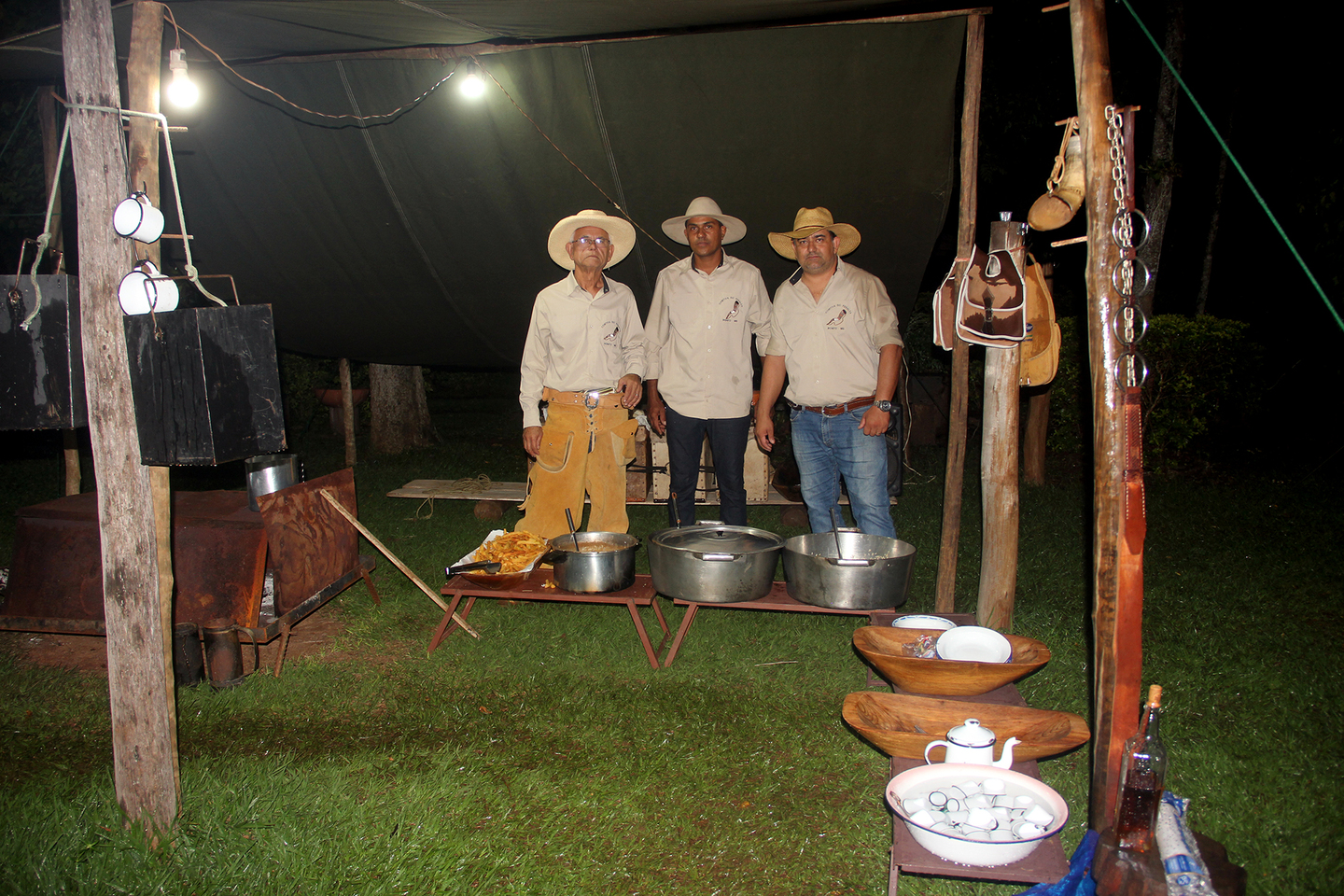 COMIDA DE COMITIVA, UMA ESPECIALIDADE DA POUSADA DO PERALTA - Lugares ECO